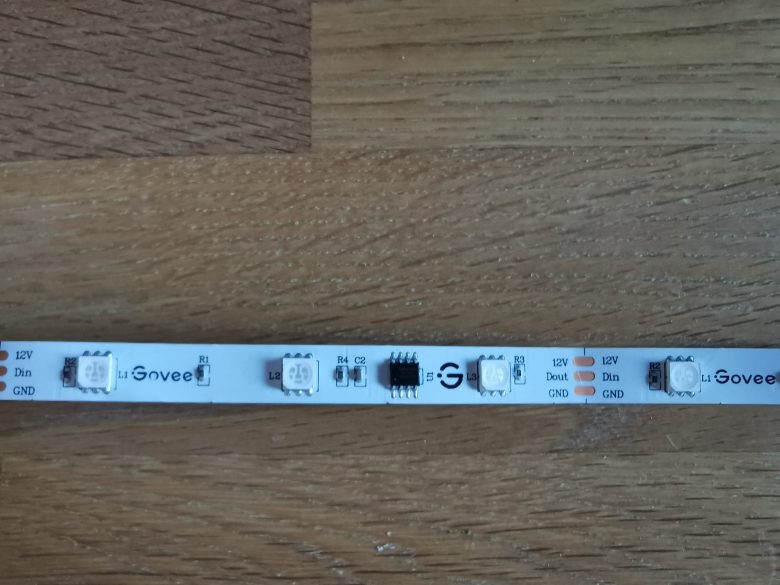 Comment installer un ruban LED multicolore ? - Un coin chez soi